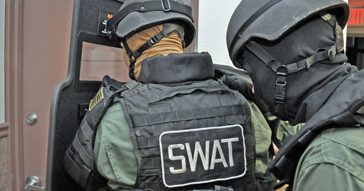Two SWAT officers suspended for heading to Parkland massacre