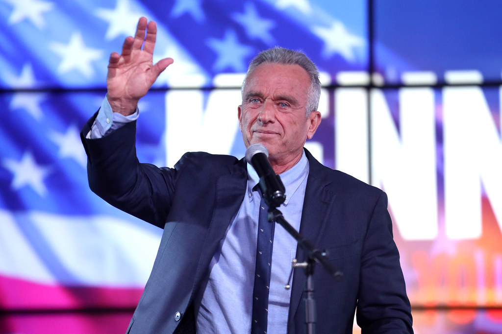 RFK Jr. Destroys Kamala Harris' "Middle Class" Story at Michigan Rally